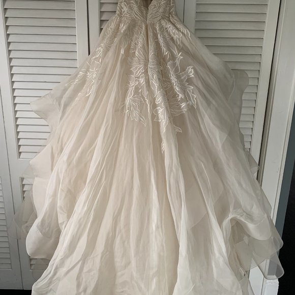 Lazaro | Dresses | Lazaro 36 Wedding Dress Cream Ball Gown | Poshmark